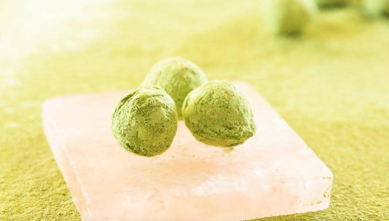 Colored truffle powders for rolled truffles - IBC