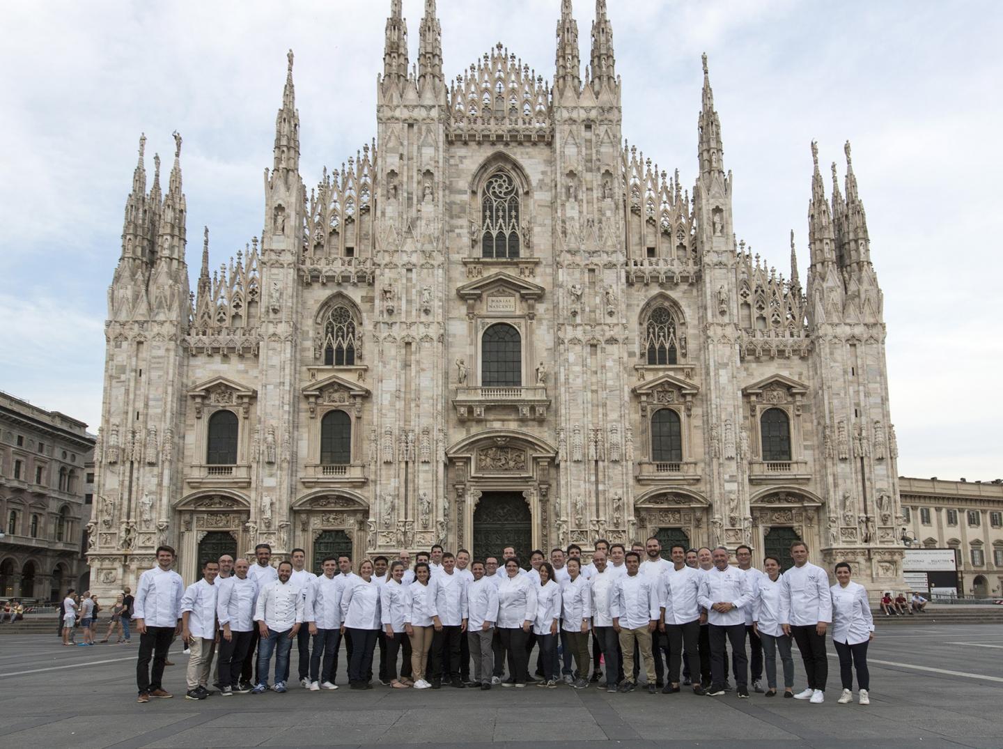 Gathering Barry Callebaut Gourmet Pastry Chefs from all over the world